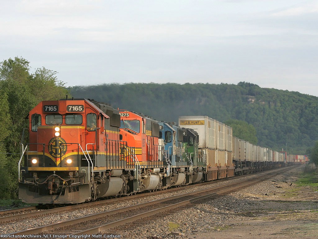 BNSF 7165